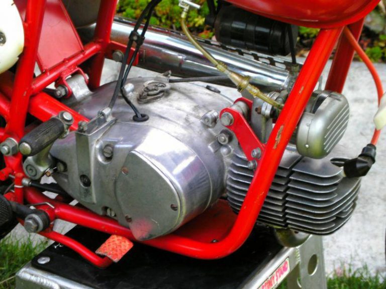 Export motocyklů a komponent Jawa 50 – Jawa 50 Pionýr