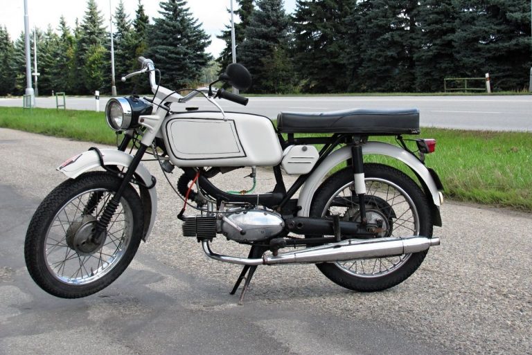 Motocykl Jawa 50 typ 23 Mustang – Jawa 50 Pionýr