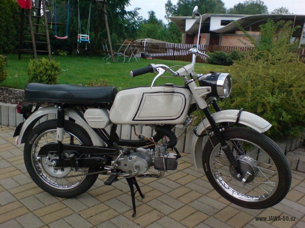 Jawa 50 Pionýr – Stránky věnované malým motocyklům značky Jawa.