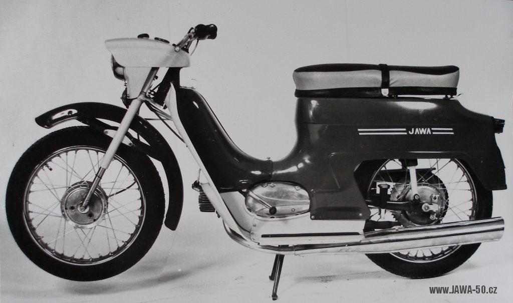 Pionýry s blatníkem z Mustanga – Jawa 50 Pionýr